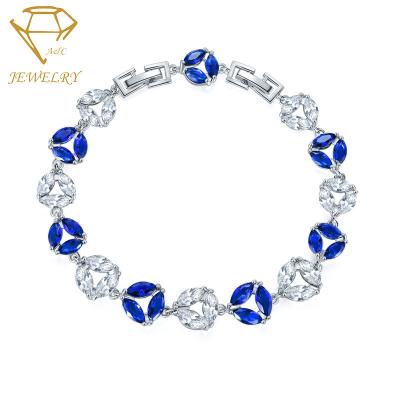 China Anti Allergy 6.9 Inches Diamond Women's Bracelets Brass for sale