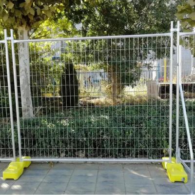 China Welded Construction Fence Panels 1.8x2.4m Temporary Security Fence Panels for sale