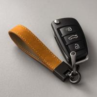 China Car Genuine Leather Keychain Custom Handmade Luxury Keyring for sale