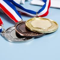 China Custom Award Medal with 1.5-5mm Thickness 100pcs MOQ and 3-7days Sample Time for Sports and Games for sale