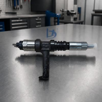 China 6219-11-3100 Fuel Injector For Komatsu PC2000-8 Excavator WA800-3 Loader for sale