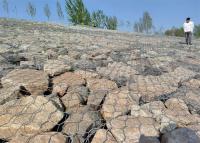 China Galfan Gabion box Double Twisted Stone Baskets For Retaining Walls for sale