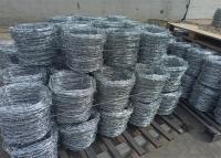 China Hot Dip Galvanized Barb Wire Roll 2.51mm Anti Acid Alkali for Wire Mesh Fence for sale