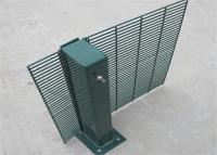 China Giant Shuttle Green Wire Mesh Fence Welded 358 Security Fence for sale