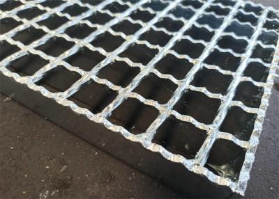 China Heavy Duty Steel Grating 30x5mm Load Bar Anti Corrosion Galvanized Flooring for sale