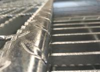 China Heavy Duty Welded Steel Bar Grating 1-8 in Depth for Highways Airfields for sale