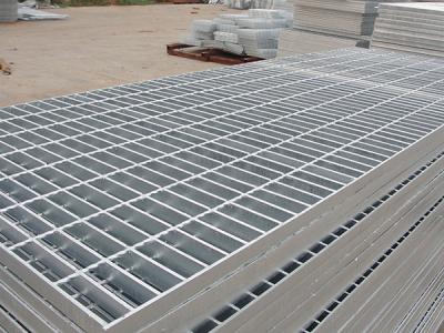 China Hot Dip Galvanized Steel Grating 32x5mm 30x100mm Heavy Duty Drainage Grating for sale